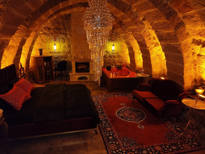 Tarihi Konakta Geçmişe Yolculuk Başladı - Kapadokya, Turkey