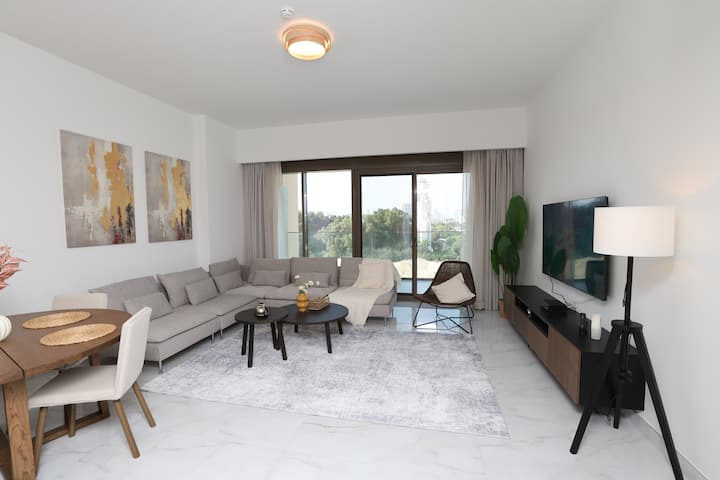 Luxury Two Bedrooms Apartment - Dubai