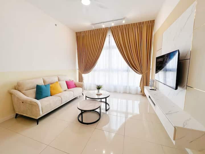 Comfy Paradigm Residence 3r4b 8pax With Tvbox - Johor Bahru
