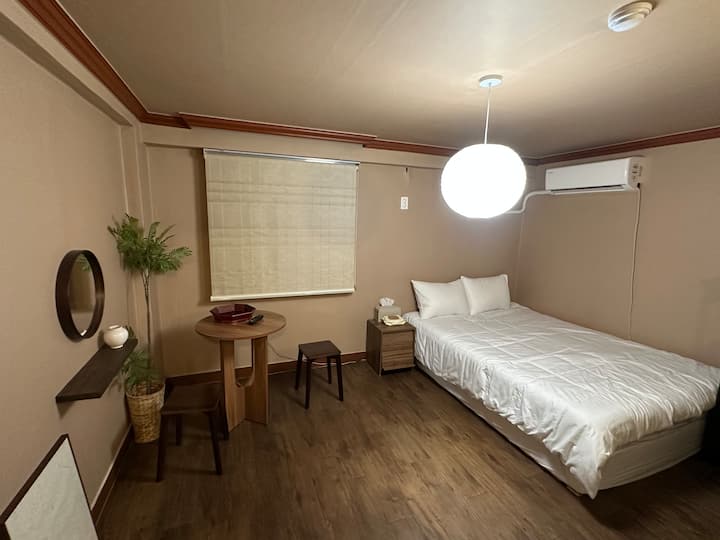 오픈할인 #05 화성행궁 남문 근처 올리모델링 레트로 스테이 4인가능 - 마북동