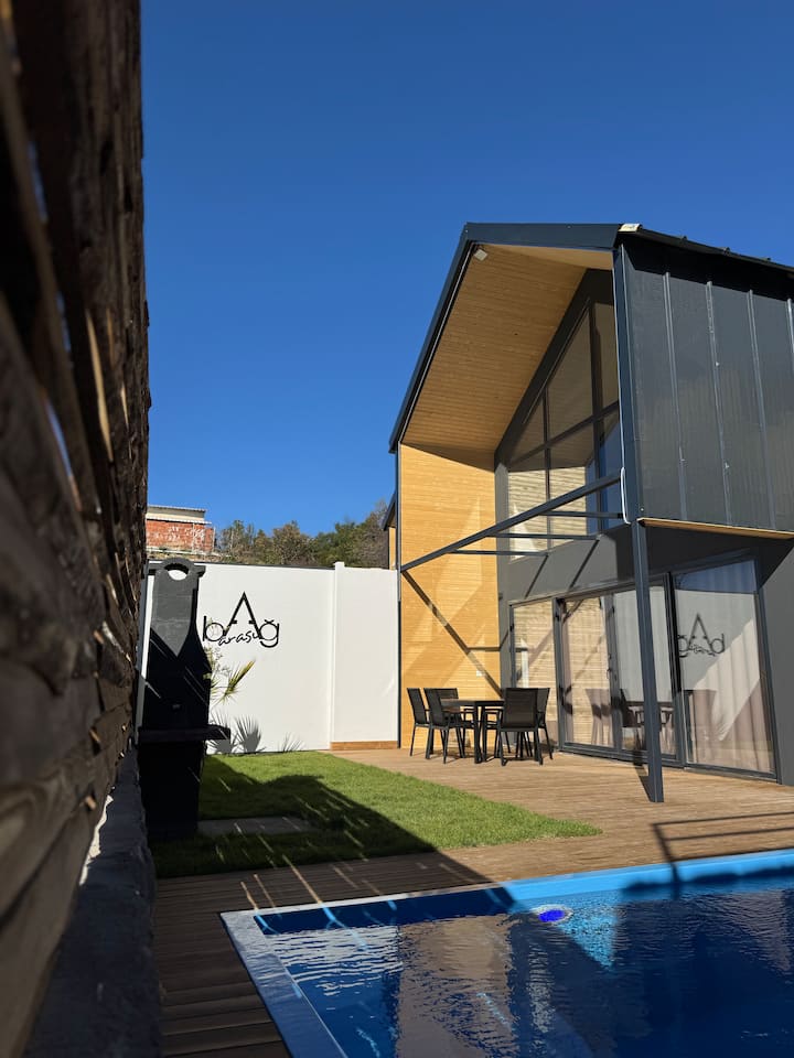 Bağ Arası ÜZüm Ev (Sıcak Havuz) - İzmir