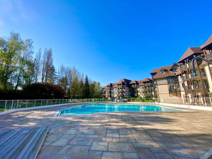 Appartement Lumineux Avec Piscine  Et Balcon - Deauville