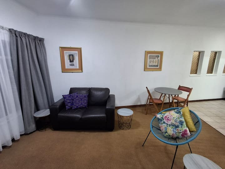 1-spacious Apartment-wifi-parking. Near Or Tambo - Edenvale