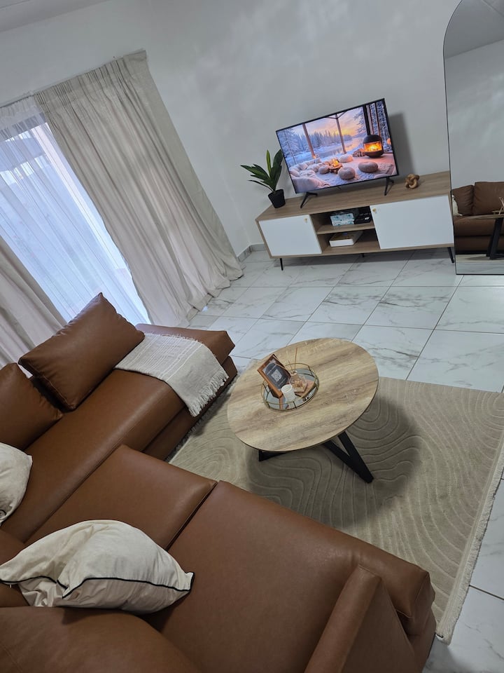 No.16 Methely Manor. Near Or Tambo Airport. - Kempton Park