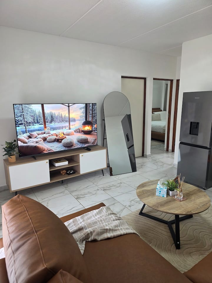 No.16 Methely Manor. Near Or Tambo Airport. - Benoni