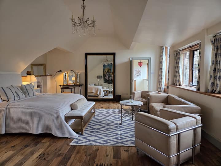 Cloister Suite - Castle Combe