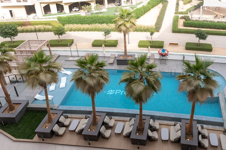 523 Prime Gardens | Chic 1br W/ Pool & Gym - Dubai