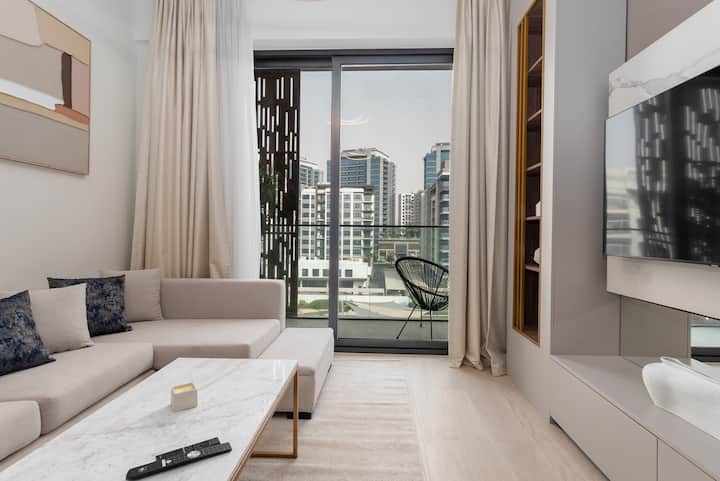 523 Prime Gardens | Chic 1br W/ Pool & Gym - Dubai