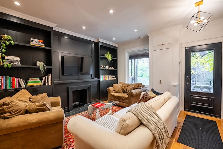Designer 2br Home W/ Office & Deck In Wychwood - Toronto