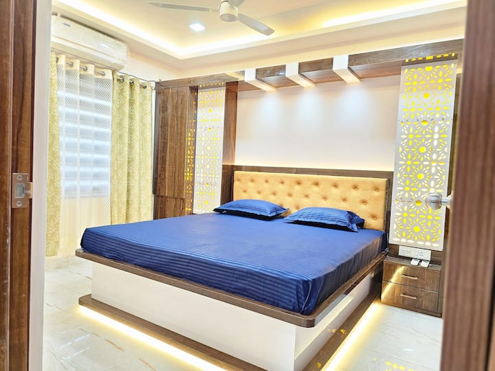 Elegant 1bhk Haven | 800m From Sea | Spacious - Puri