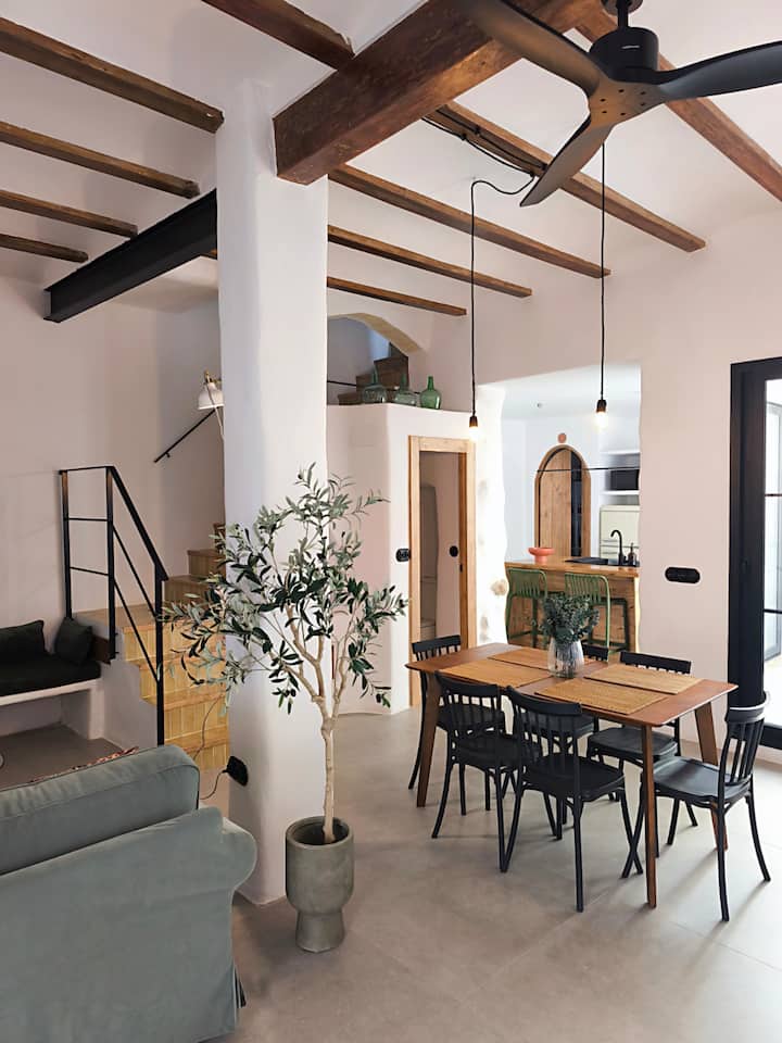 Entire Private Home · Near Valencia - Montserrat, Valencia