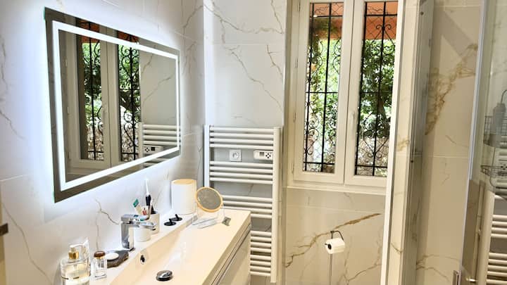 Bord De Mer - Beau 2 Pièces Rénové - Parking - Ex - Èze