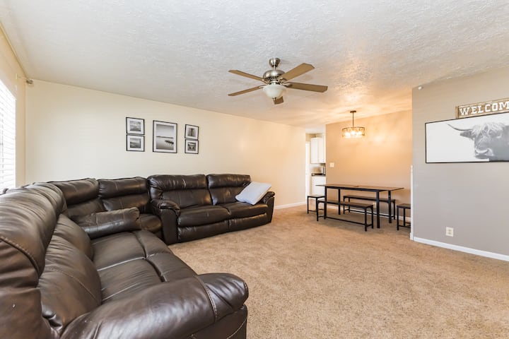 Spacious 2-king Home Near Bsu, Hospital & Downtown - Muncie, IN