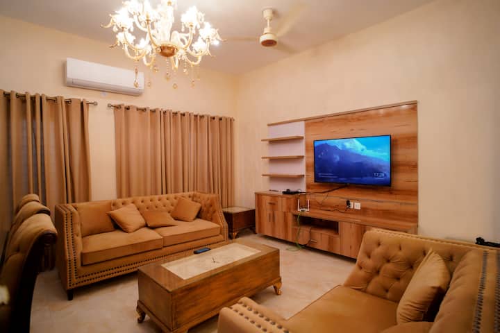 Grounf Flr Gem Furnished 1kanal Near Airport(14km) - 라호르