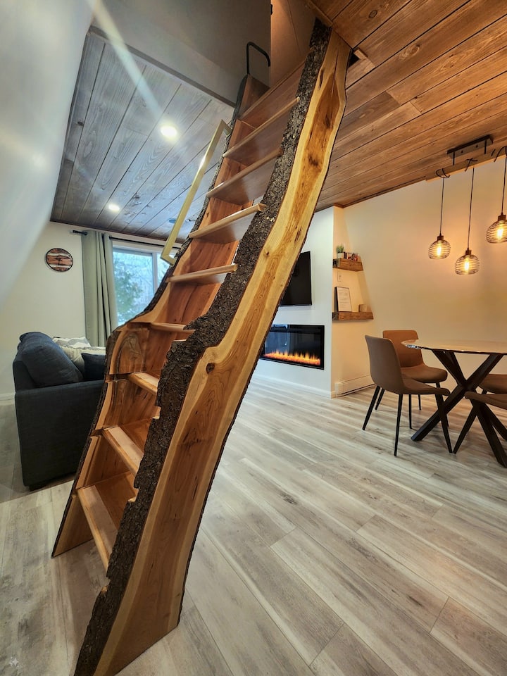 Chalet Suisse Au Bord De L'eau Avec Spa - Quebec