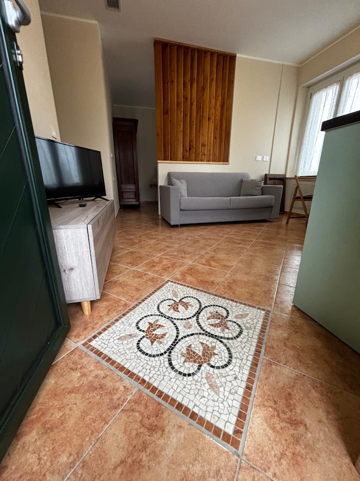 Elegante Bilocale, Ingresso Autonomo E Colazione - Rondissone