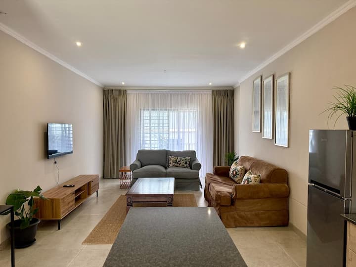 Modern 2 Bed Apartment Near Carstenhof Hospital - Tembisa