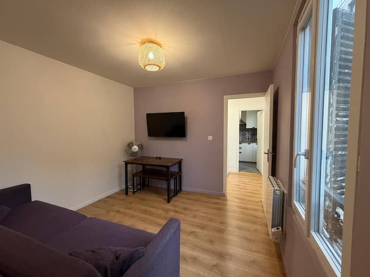 2 Pièces Moderne à La Mairie De Clichy - Puteaux