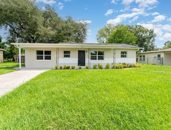 1 Bathroom-bellwood Oasis - Lakeland, FL