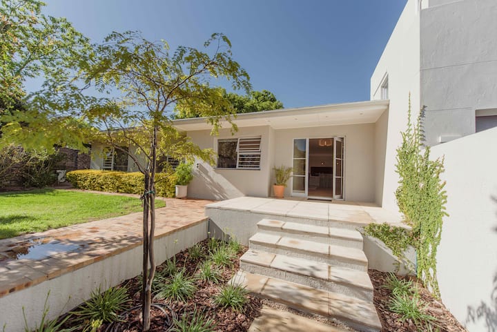 Modern Family Home W Pool & Solar In Stellenbosch - Stellenbosch