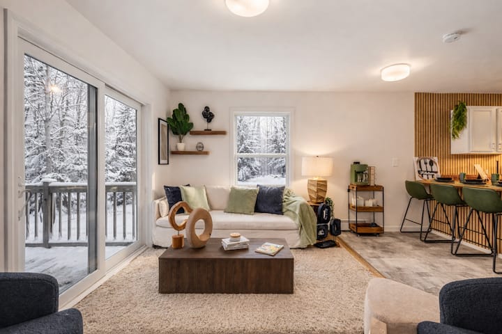 New Urban Condo W/hottub 2nd Story Views 10min2dt - Maine