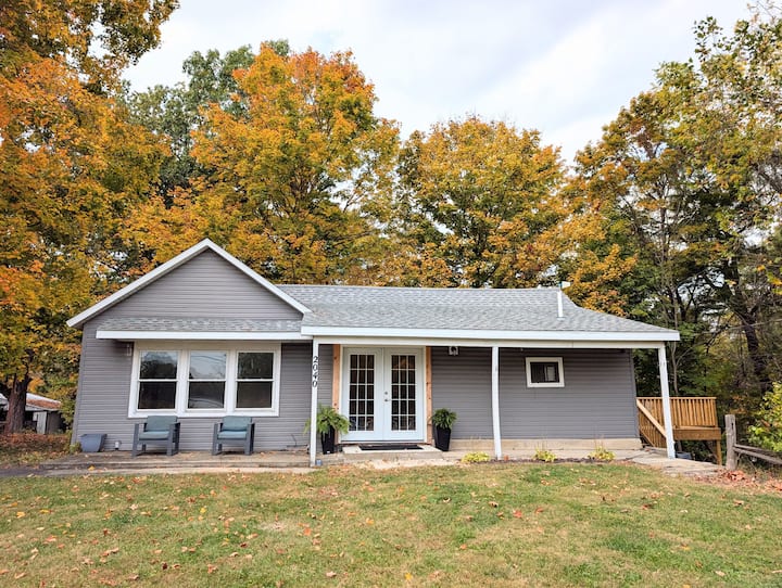 Cozy Lakeview Cottage On Dayton Lake - Michigan
