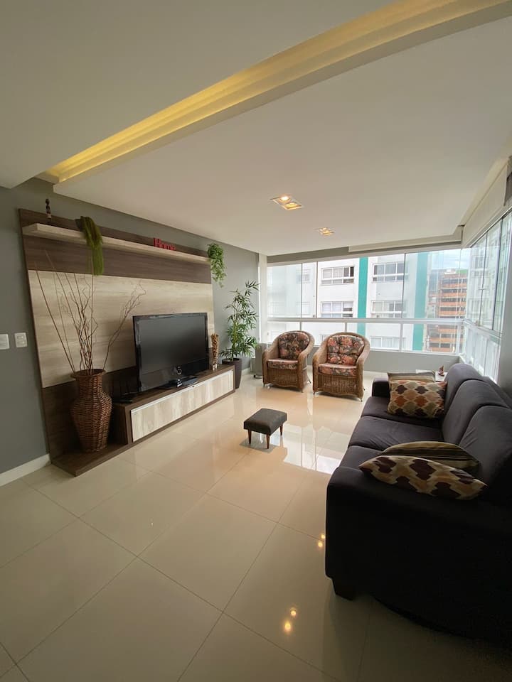 Lindo E Amplo Apartamento Em óTima Localização - Capão da Canoa