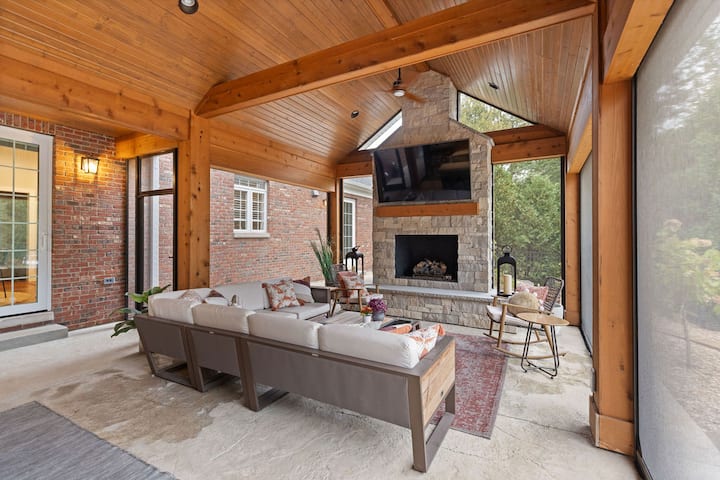 The Ultimate Modern Family Getaway - Wakonda State Park, La Grange