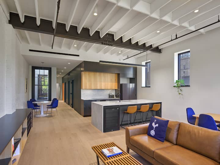 History Meets Modern: 2 Bedroom W Free Parking - Harrisburg, PA