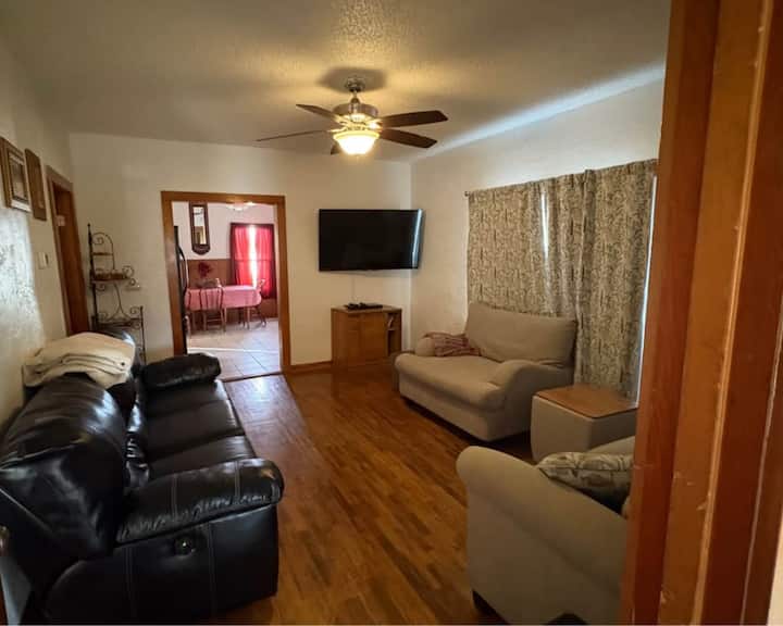 Fully Furnished Short Term Rental - Nebraska