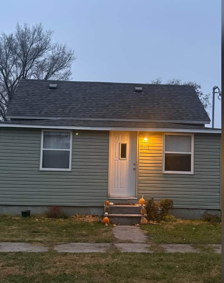 Fully Furnished Short Term Rental - Nebraska