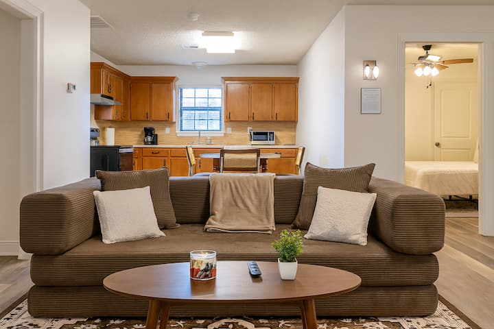 Spacious Duplex • Private • Near Lafayette - 라피엣