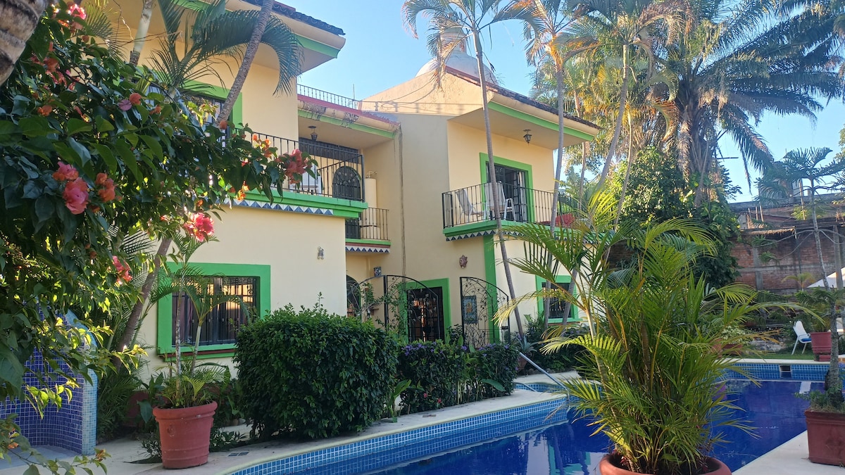 King size Pancho V, swimming pool, garden without stairs - Guesthouses ...