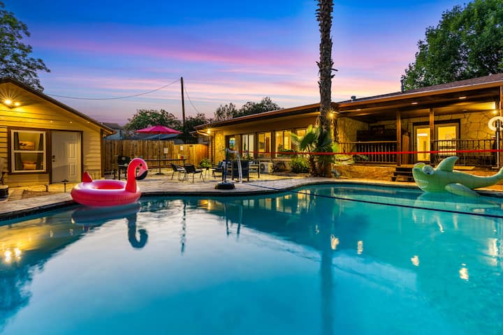 Casa 210 | Great Pool, Hot Tub, Casita & Game Room - San Antonio, TX