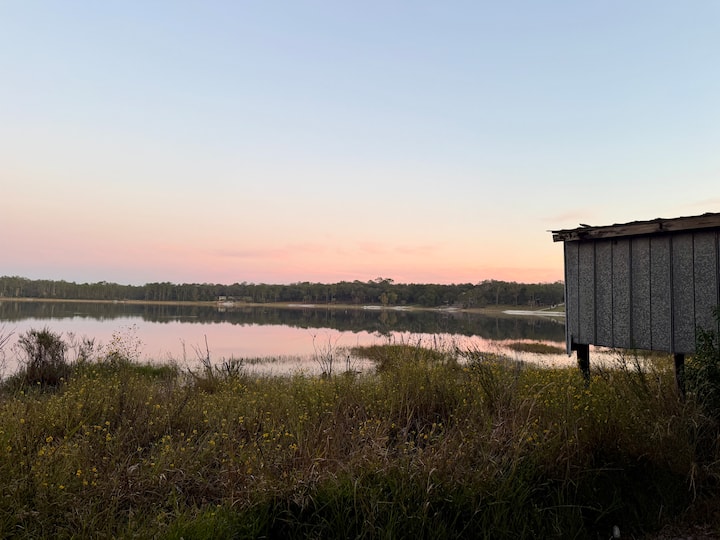 Lake Rosa Retreat Melrose Waterfront Cabin Studio - Florida