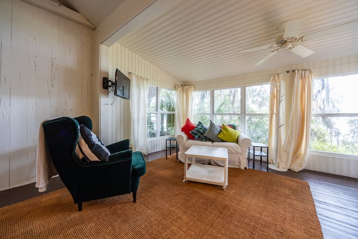 Melrose Lake Rosa Retreat Waterfront Cabin Studio - Hawthorne, FL