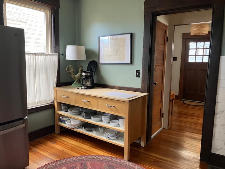 Sunny Modern Farmhouse Brick House (Close To Yale) - New Haven, CT