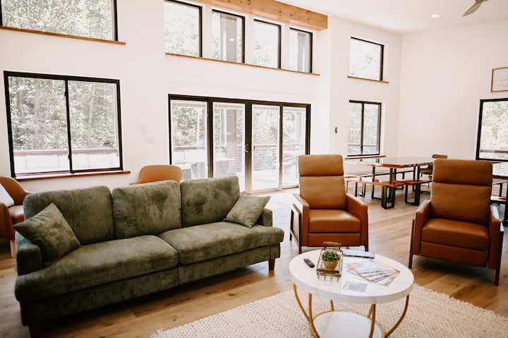 All Decked Out Staycation Getaway - Liverpool, PA