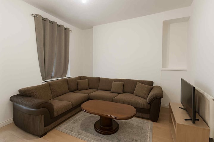 Pontypridd House - Pontypridd