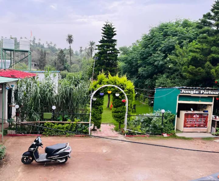 Private Villa With Garden - Mount Abu