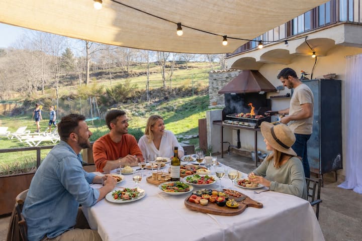 House For 8 | Bbq | Pool | Foosball Fun | Wifi - Camprodon