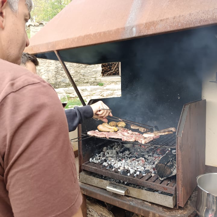 House For 8 | Bbq | Pool | Foosball Fun | Wifi - Setcases