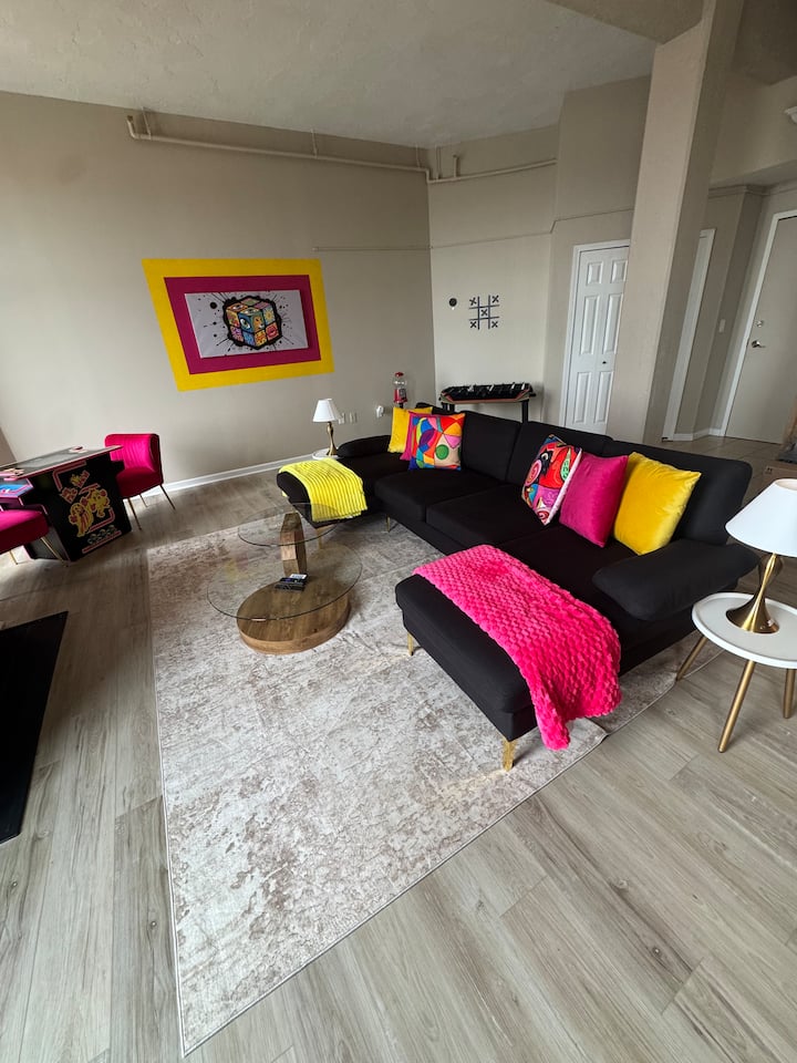 Chic -Arcade- Loft Downtown Cleveland Free Parking - Cleveland, OH