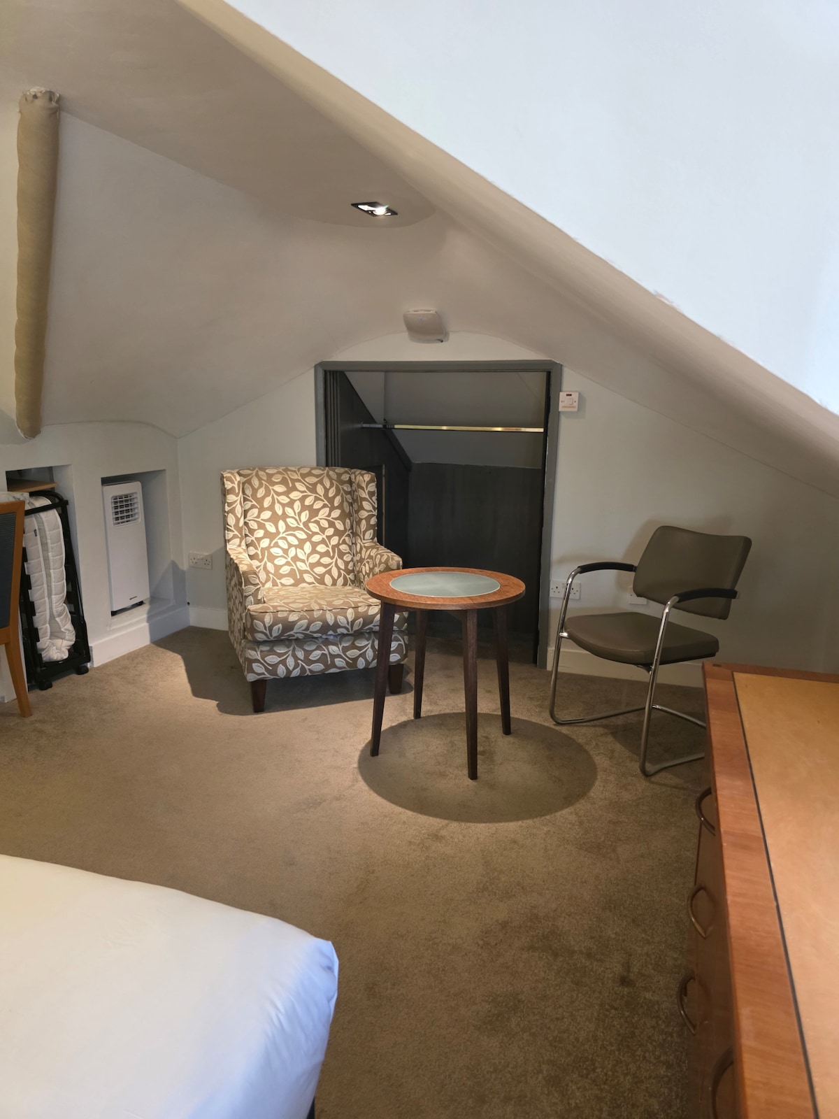 Estudio Attick en Voctorian House. - Departamentos en renta en Ewell ...