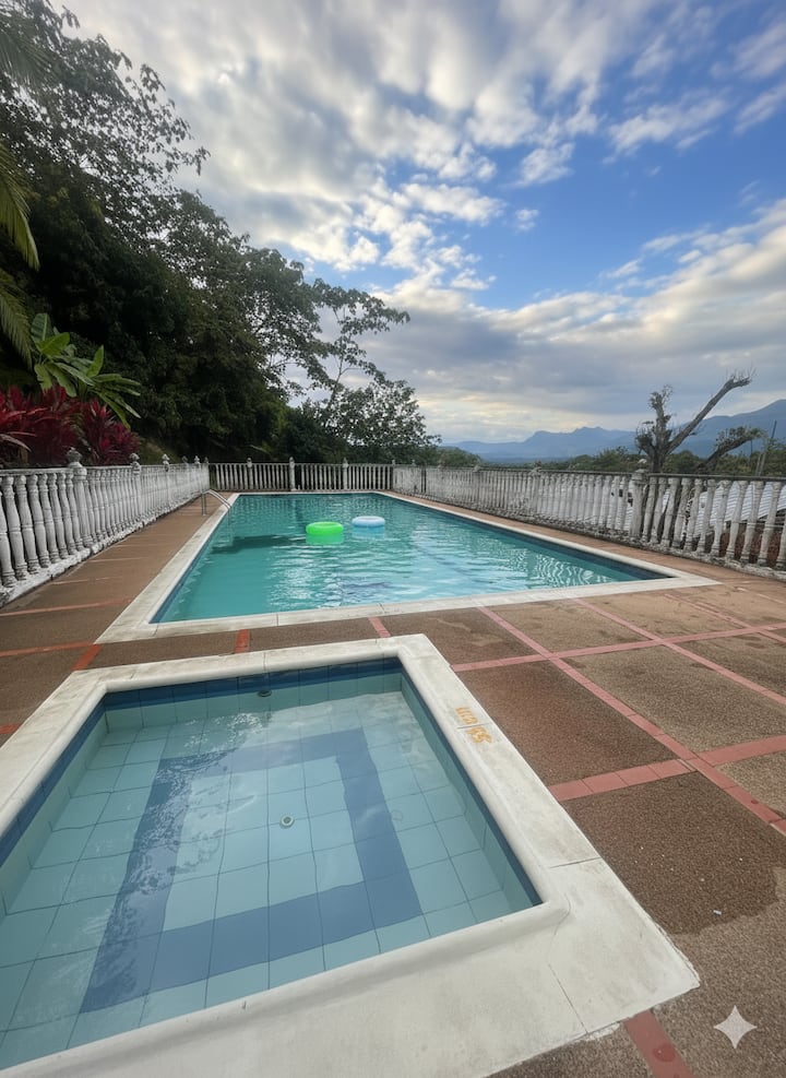 Casa De Escapada Tranquila En Melgar Con Piscina - Melgar