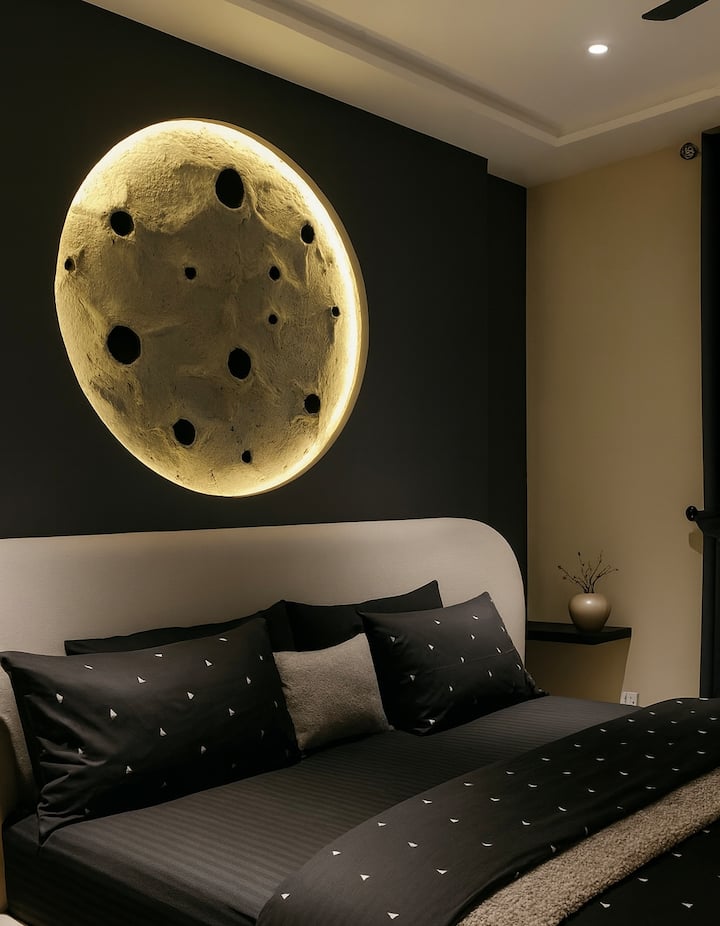 Luniq | 1 Br | Self Check-in | Gulberg | Mm Alam - Lahore