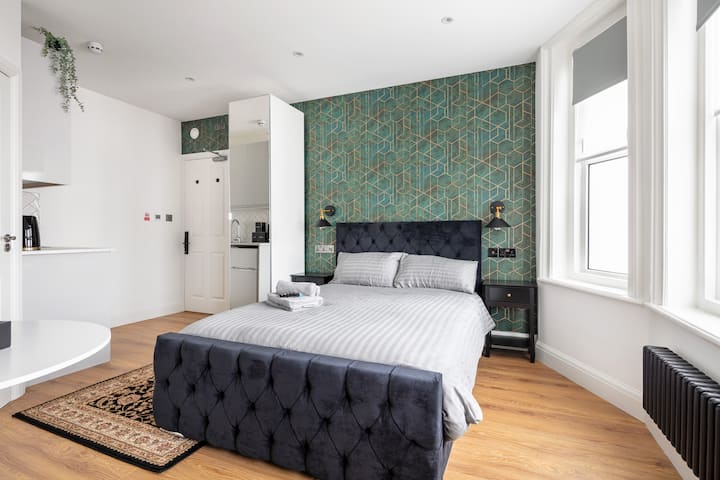 1ct2- Luxury & Stylish Studio Flat - King's Cross station - London