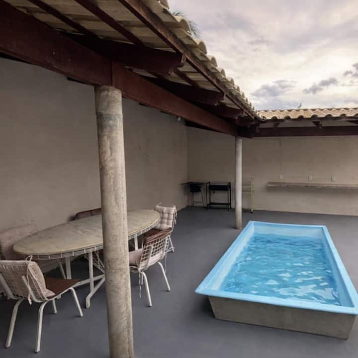 Casa Inteira Com áRea De Lazer, Piscina E Garagens - Uberlândia