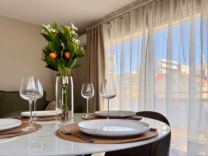 Charming Seaside Apartment With Church View - Cannes