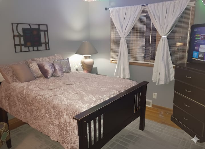 Private Suite In Comfy Home - Lincoln, NE